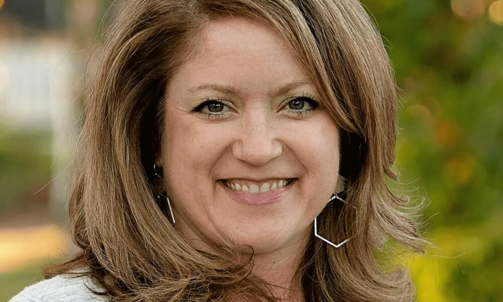 Life & Work with Leslie Blackledge of Loveland, Ohio – Voyage Ohio Magazine